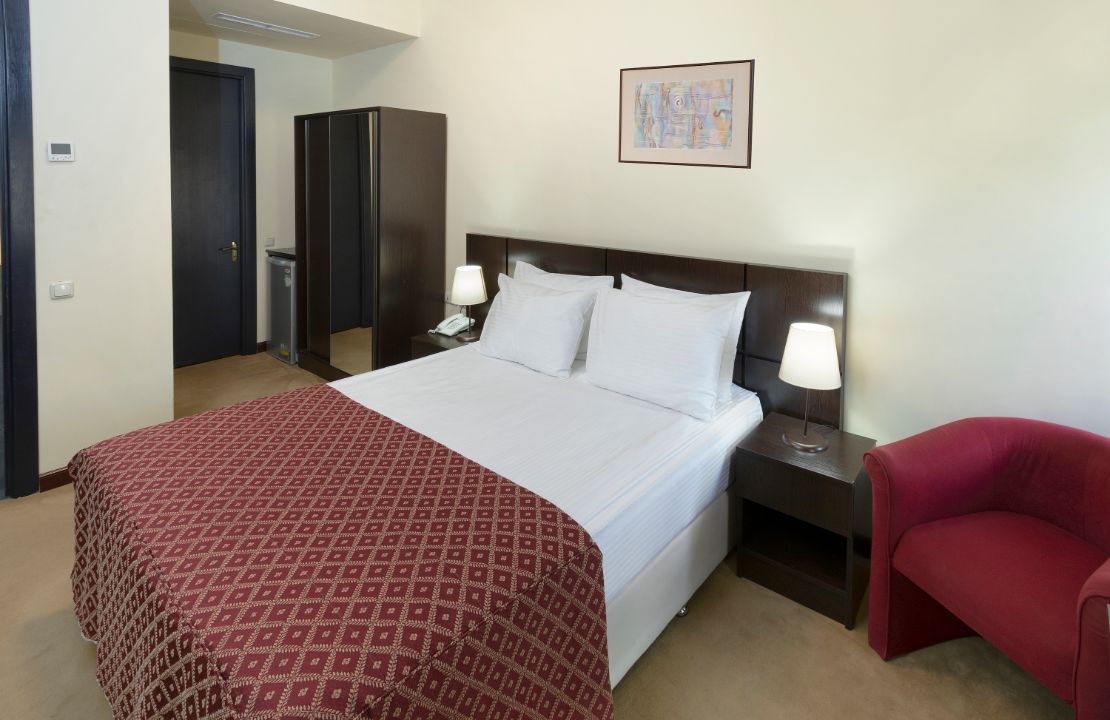 Single - Ani Central Inn